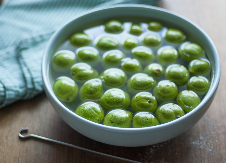 Pickled Walnuts - Wild Food UK